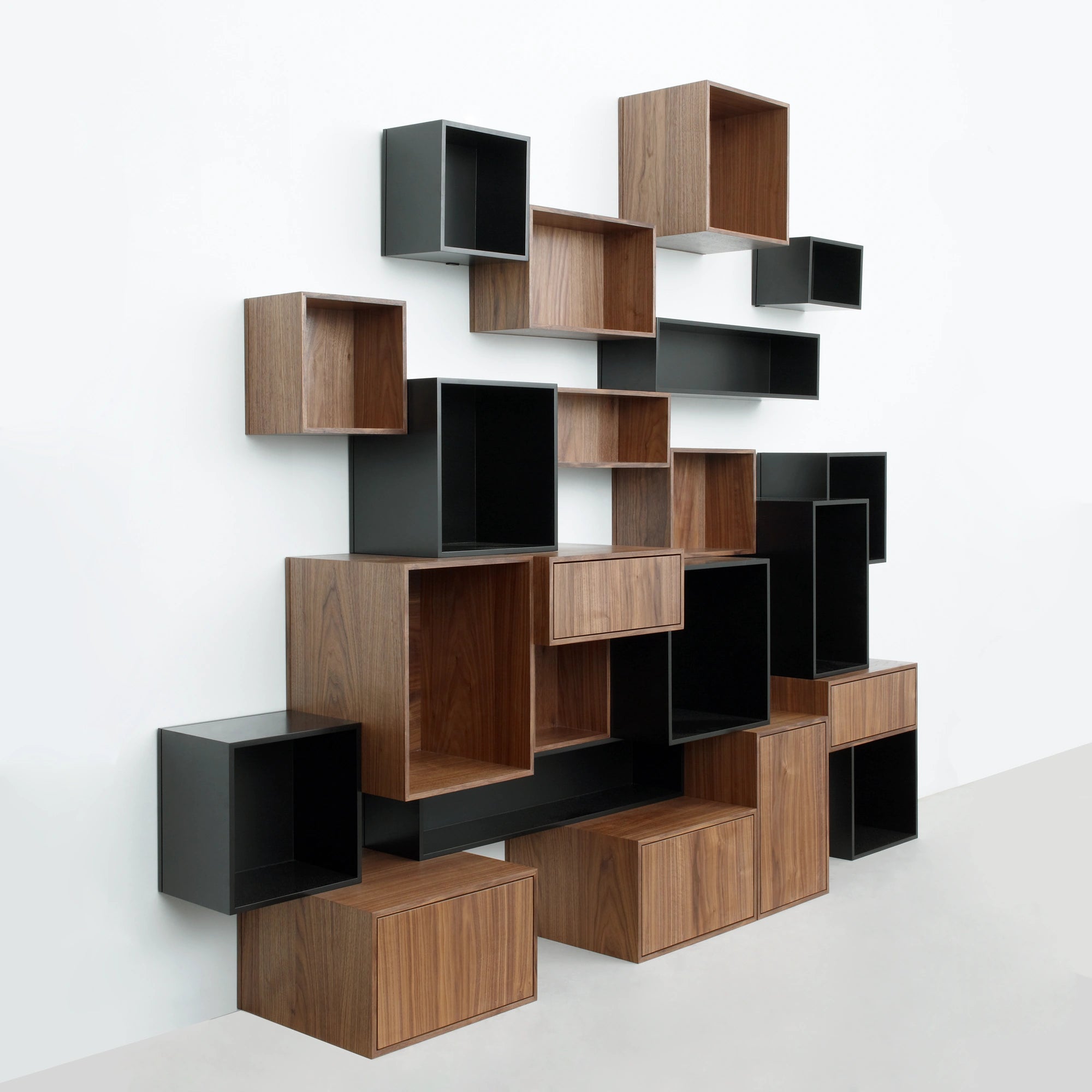 Regalsystem 204 cm breit in Walnuss & Schwarz – RK029